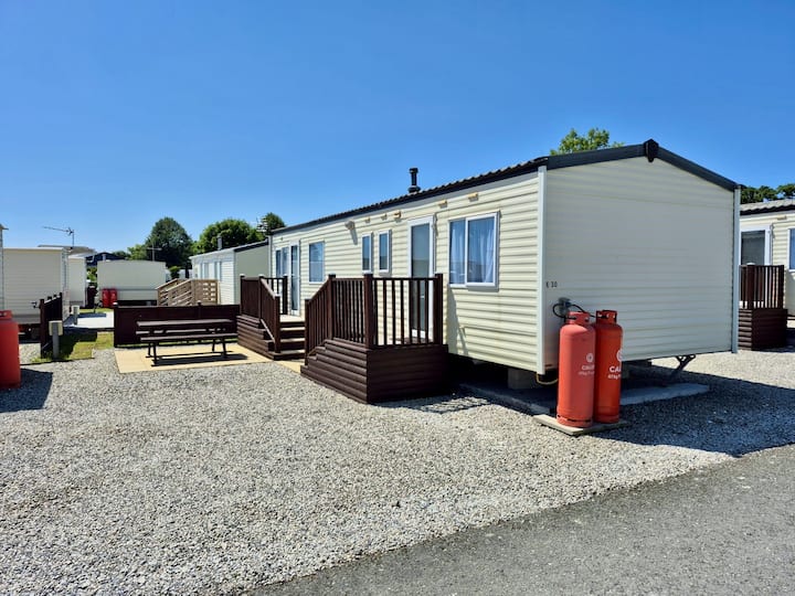 E30 6 Birth Caravan Pet Friendly - St Austell
