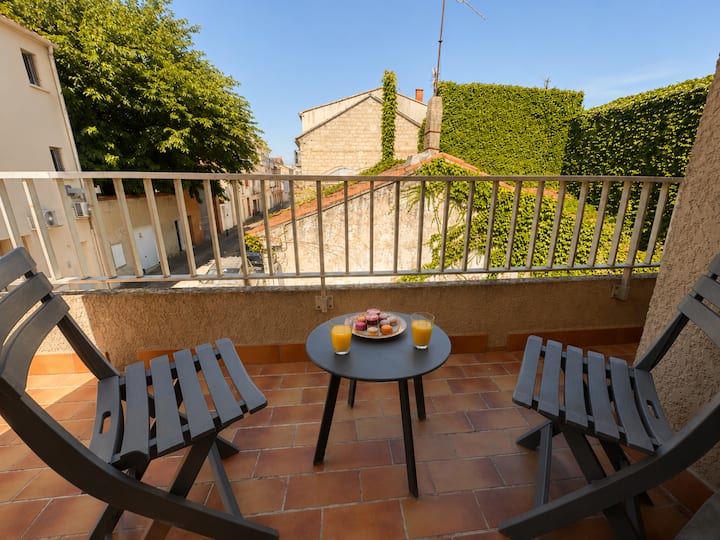P2 Climatisé Avec Terrasse Et Garage Plein Centre - Le Grau-du-Roi