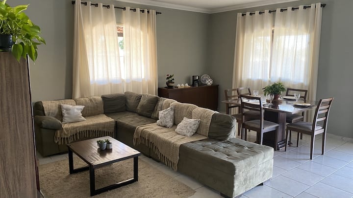 Casa Com 4 Quartos Em Ampla Varanda Em Unamar - Cabo Frio