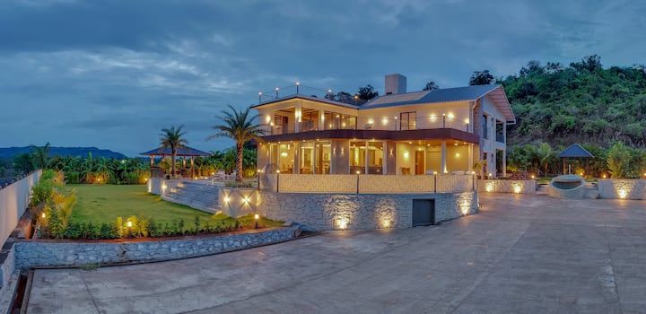 5br Pet-friendly Villa | Pool & Mountain Views -