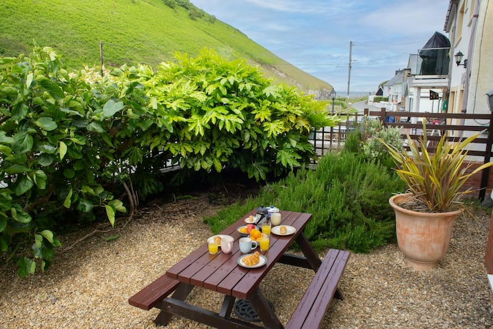 Glan Garan, Cwm Tydu - Llangrannog