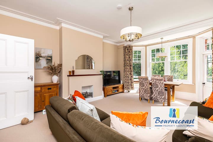 Sea Mist By Bournecoast: Flat In Alum Chine -10713 - Sandbanks