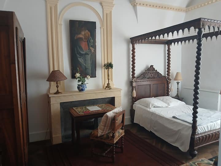 Chambre Dhôte D'époque Au Chateau Des Prieurs. - Barjac