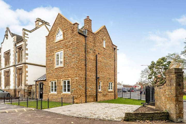 Coachman's Cottage At Neithrop House - Banbury