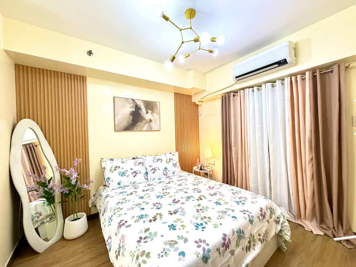 Modern 1br|pool| City Views|netflix|cable Tv|games - Quezon City