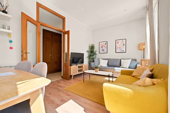 Apartamento Luminoso Con Terraza En Chueca - Nuevos Ministerios station - Madrid