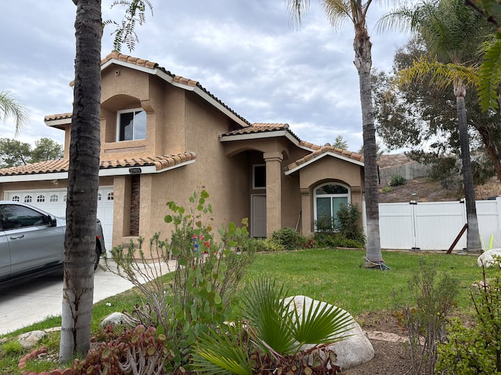 Very Nice Family House Can Host Up To 9 People - Corona, CA