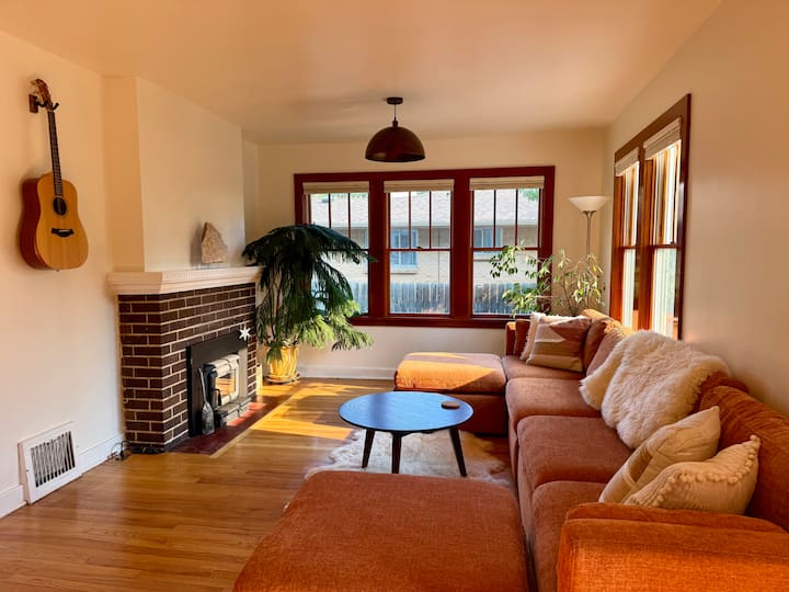 Cozy Farmhouse - Wheat Ridge, CO