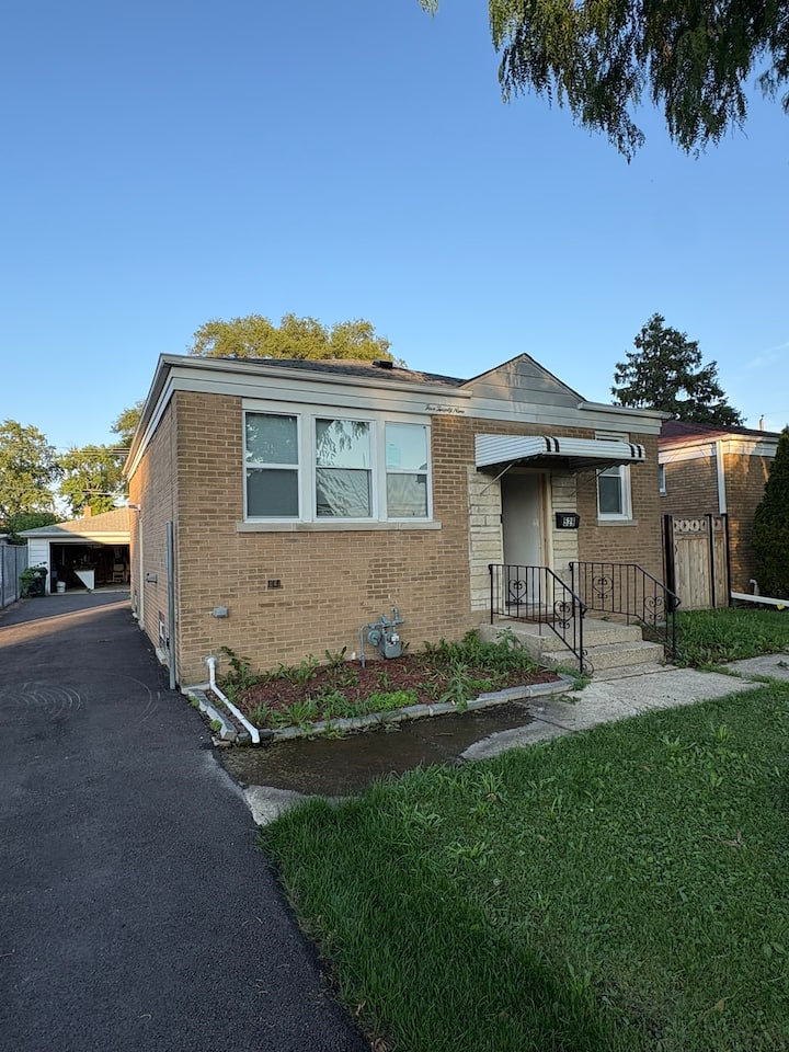 Remodeled Ranch -By Metra- Near Loyola & Oak Brook - Melrose Park