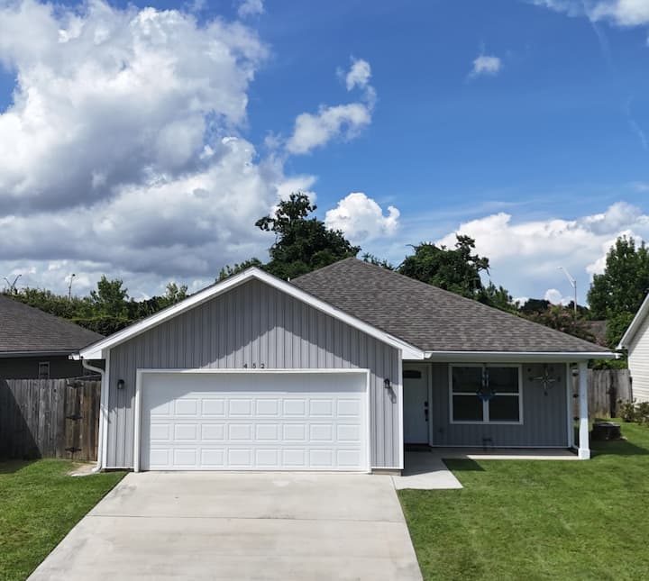 Captain's Quarters- New Listing - Pensacola, FL