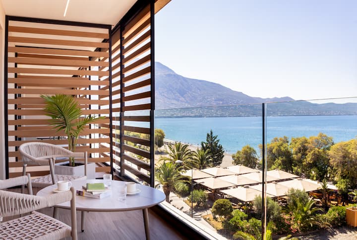 Tays Hotel |Junior Suite With Sea View And Jacuzzi - Kalamata
