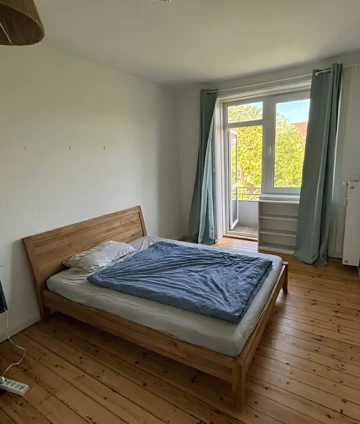 Solid, Luminous And Cozy Two-balcony Apartment - Kopenhagen