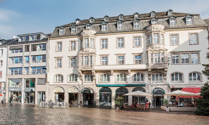 Bonn Getaway | Double Room | Pet-friendly Stay - 본