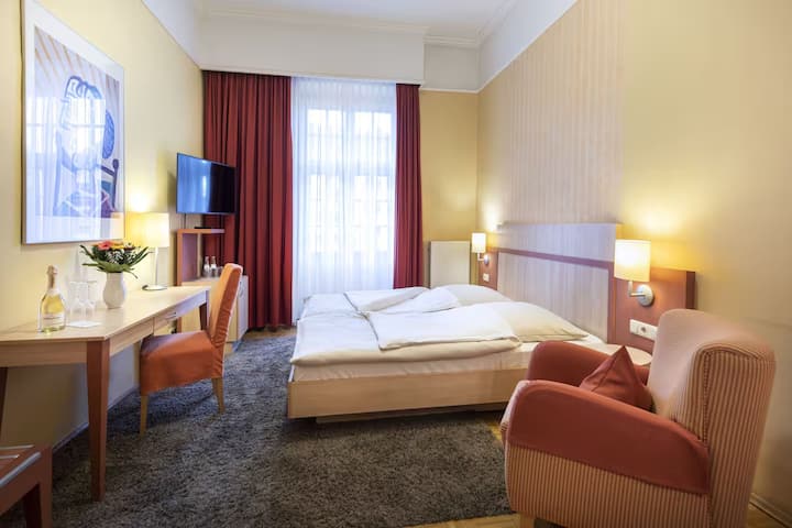 Central Bonn Stay | Pets Allowed | Double Room - Bonn