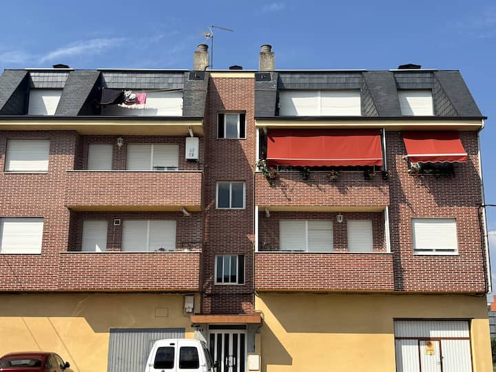 Piso En La Localidad De Fuentesnuevas - Ponferrada
