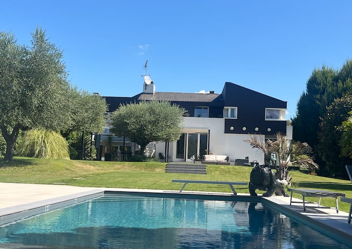 Luxurious 5 Bedroom Pool Villa H With Huge Garden - Annemasse