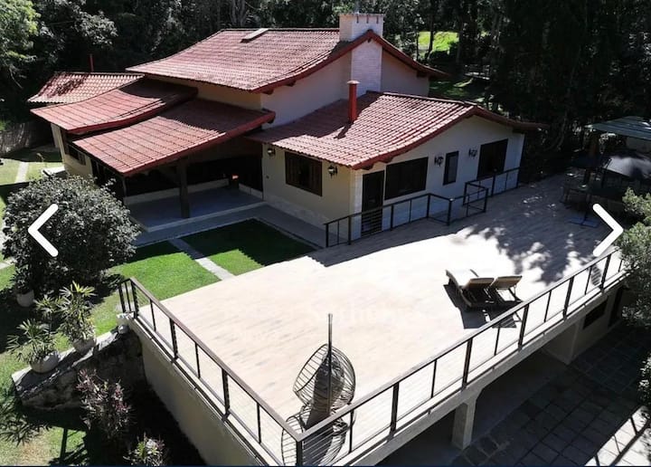 Casa De Novela Em Meio à Natureza. - Petrópolis