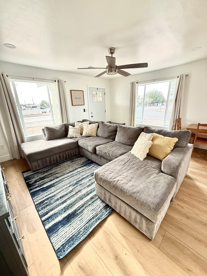 The Little White Brick Cottage - Safford, AZ