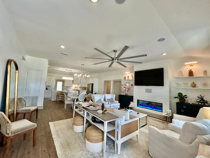 Salt & Sky Luxury Cottage - Biloxi, MS