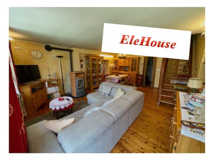 Elehouse Nel Borgo Moras Di La Salle - Courmayeur