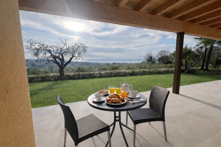 Seeblick-apartment Mit Terrasse Adults Only - Castelnuovo del Garda