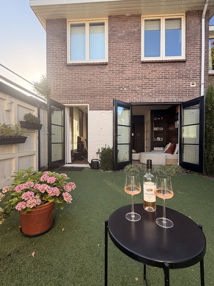 Ruime Gezinswoning Met Tuin In Toplocatie Utrecht - Utrecht
