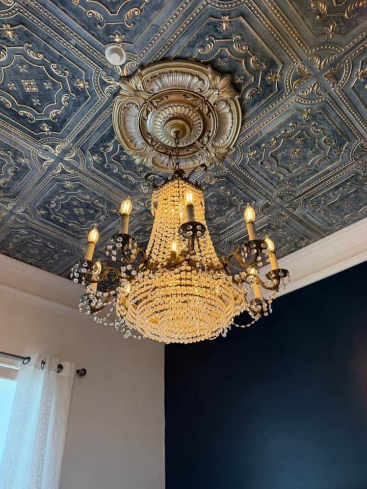 The Gilded Chandelier Beachfront - Cape May, NJ