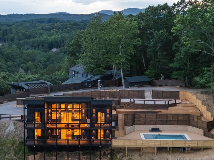 Luna-luxury Dog Friendly Cabin W/ Private Pool - Ellijay, GA