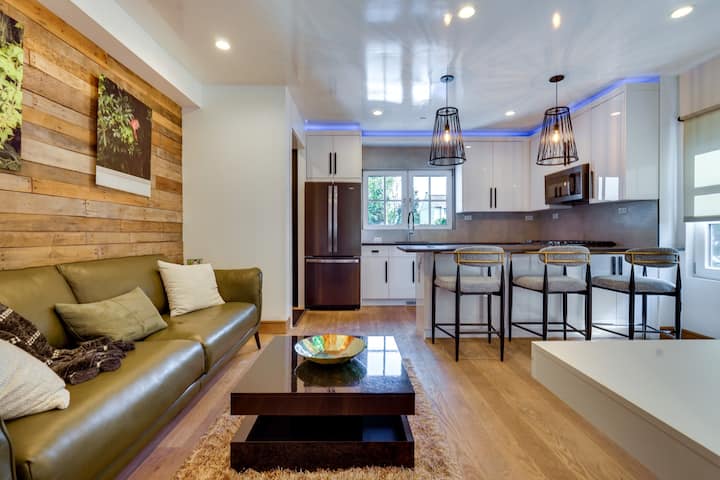 Walk To Dining & Marina! Modern Stamford Condo - Stamford, CT