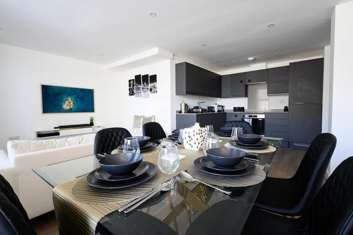 Modern Stanmore Flat | 30 Mins To Central London - Watford