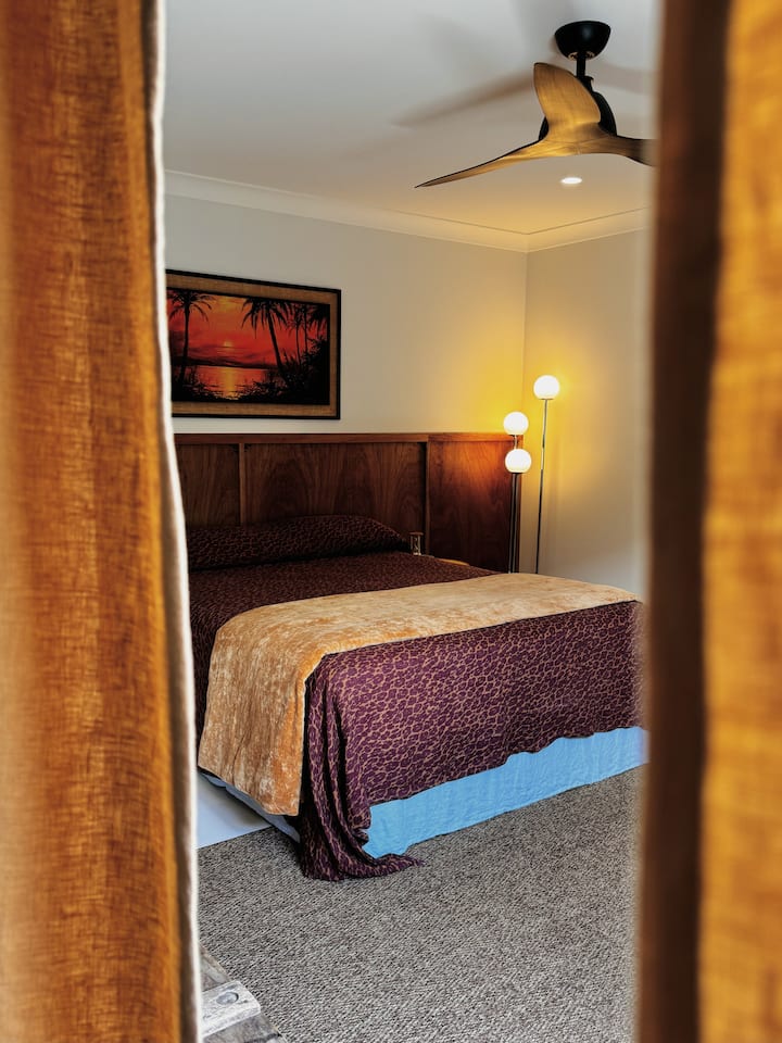 Slo Motel - Mid Century Inspired Coffs Hideaway - Coffs Harbour