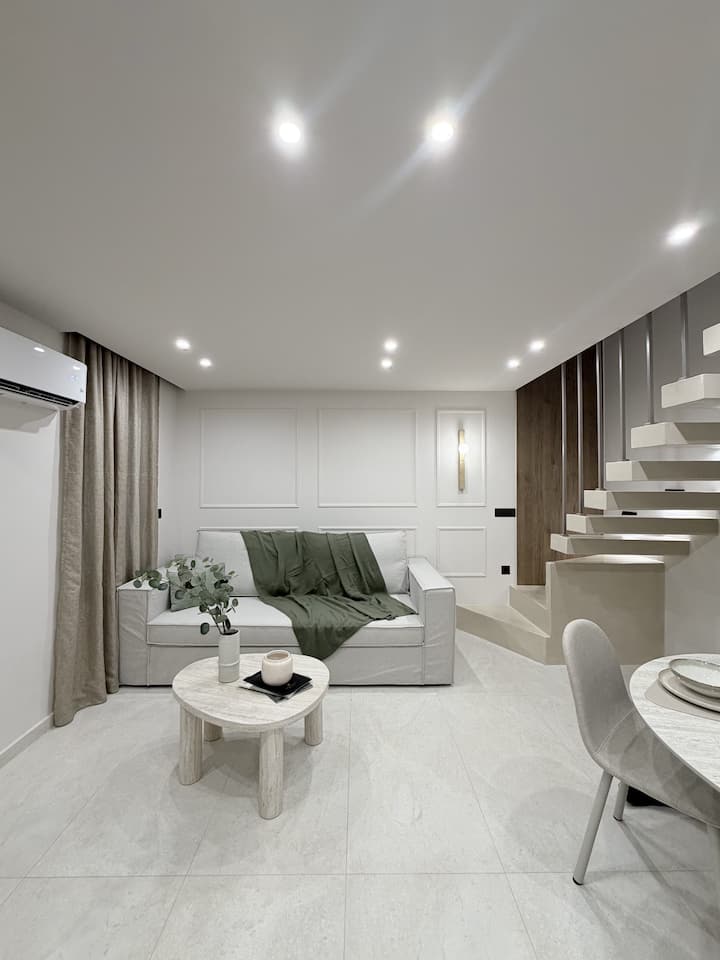 Páthos Suite: Private Jacuzzi, Balcony,2br - Faliraki