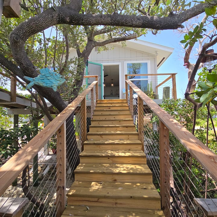 Charming Tree House Feels & Views Of Matanzas Bay - Fort Myers Beach, FL