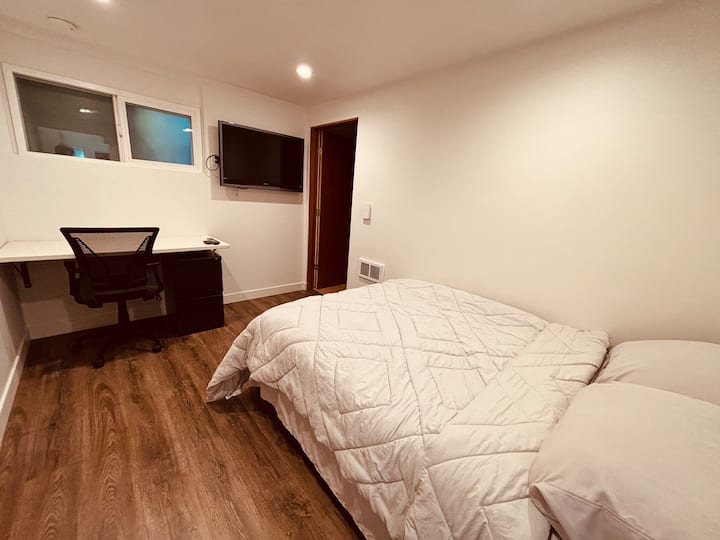 Guest Suite With Private Entry Near Microsoft - Kirkland, WA