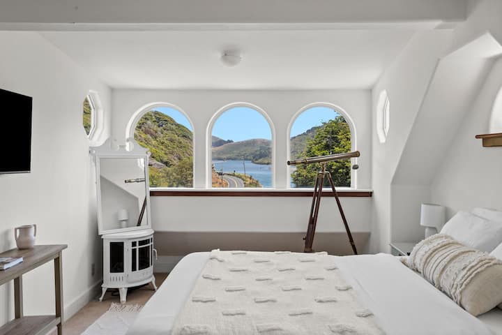 2br Home W/ River & Sea Views - Jenner, CA