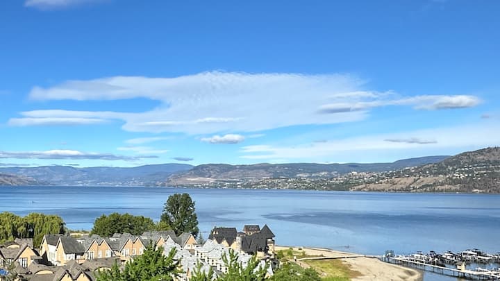 Aqua Beachfront W/ 180° Lake Views, Pool, Private - Kelowna