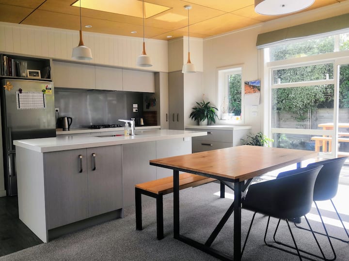Brand New Sunny Retreat In Ngaio - Wellington