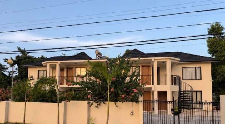 Boutique Style Airbnb 5 Minutes From Beach Unit 5 - Negril