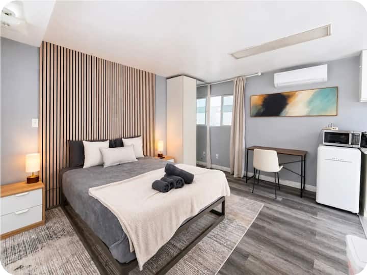 Perfect Studio W/ Kitchenette Near Disney - Rowland Heights, CA