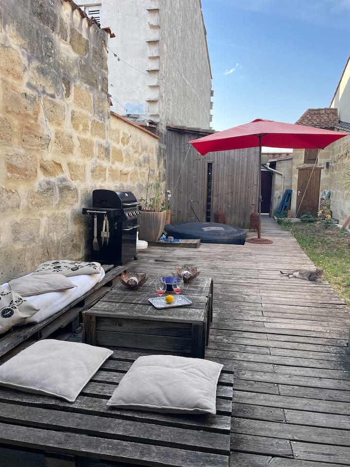 Un Jardin Terrasse Jacuzzi Et Climatisation - Bordeaux