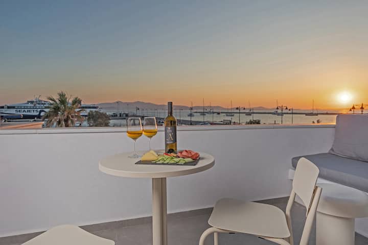 Salt And Sun Boutique Suite 1 At Naxos Port - Naxos
