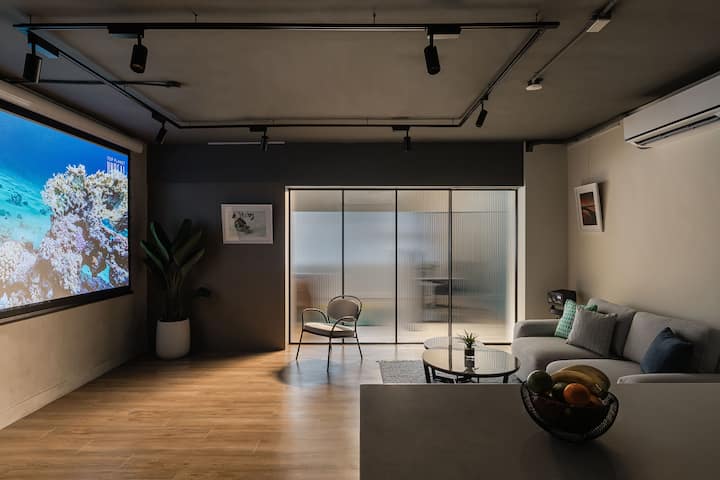 120-inch Cinema Screen · 73sqm Serviced Residence - Taipei