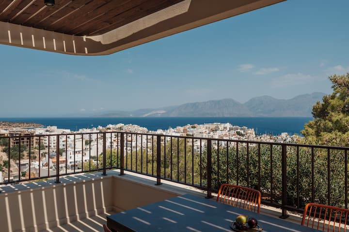 Linum Hill Elegant 2br Apt With Sea Views & Pool - Agios Nikolaos