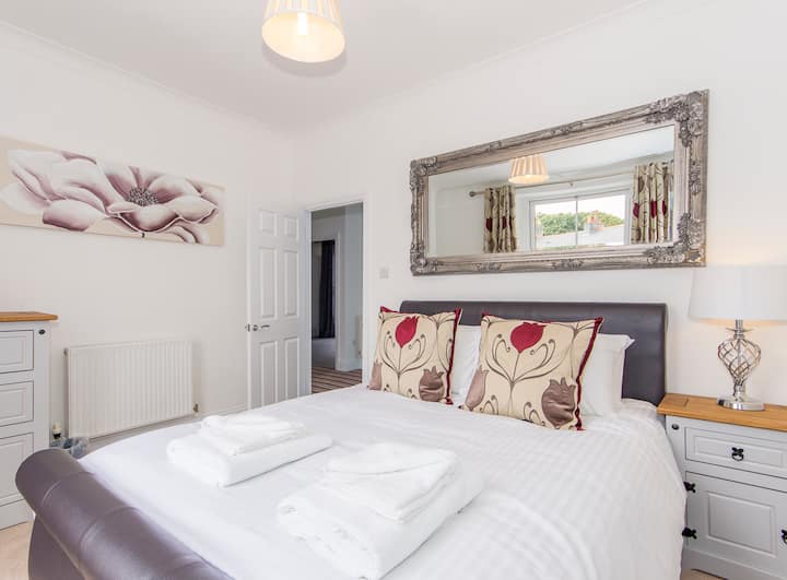 2 Bed Flat Near Royal William Yard And Dockyard - Plymouth