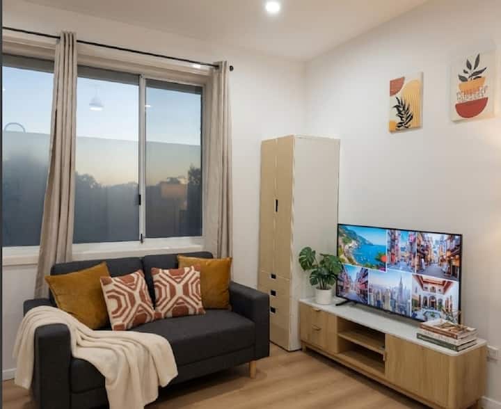 Sleep 4 New Villa 1br 2bath 3 Beds Near Parramatta - Fairfield