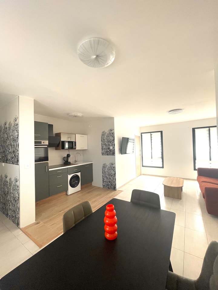 Appartement 2 Chambres - 1 Minute-metro 11 Paris - Montreuil