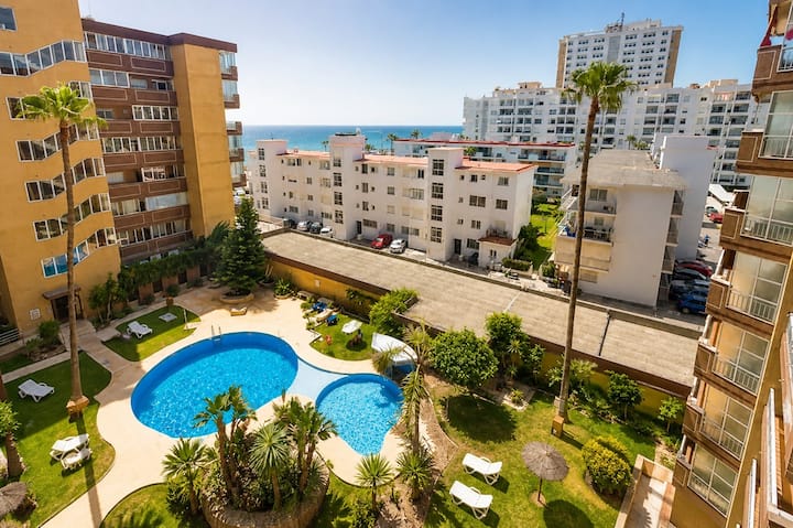 Apartment With Pool Facing The Sea - Fuengirola