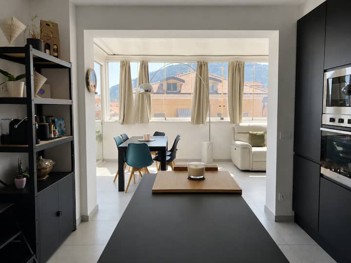 Attico In Centro Città Con Ascensore Al Piano - Laigueglia