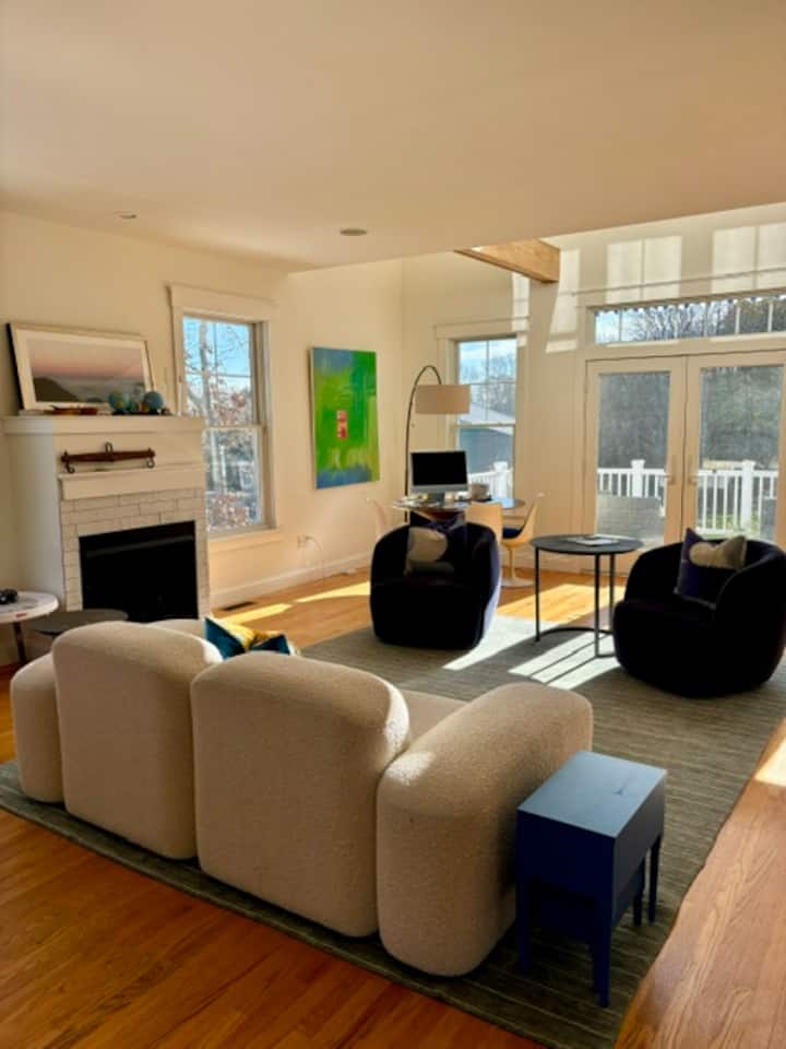 Family Friendly Home Minutes To Beach! - Misquamicut, RI