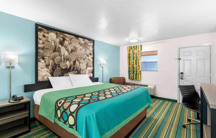 King | Super 8 Pleasanton | Outdoor Pool - Pleasanton, TX